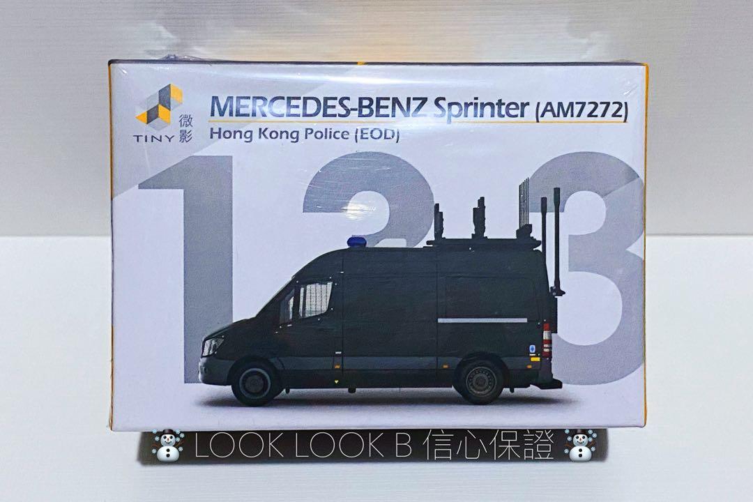 全新未拆 Tiny 微影 #133 香港 警察 爆炸品處理課 EOD 平治 Sprinter Facelift (AM7272), 興趣及遊戲, 收藏品及紀念品, 明星周邊 - Carousell