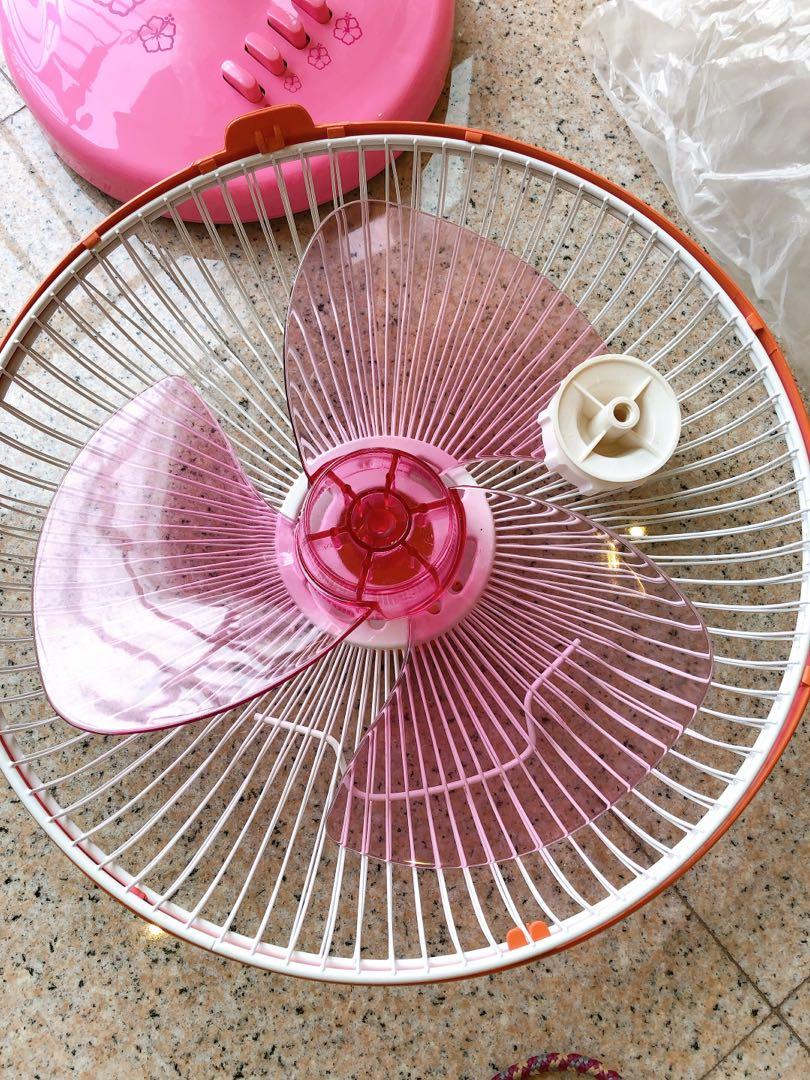 Sanrio Hello Kitty Table Fan, Furniture & Home Living, Lighting & Fans ...