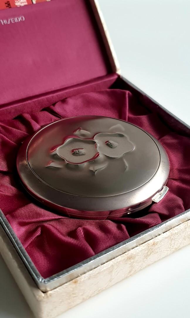 Shiseido Vintage (1972) Silver Compact Case in Original Presentation ...