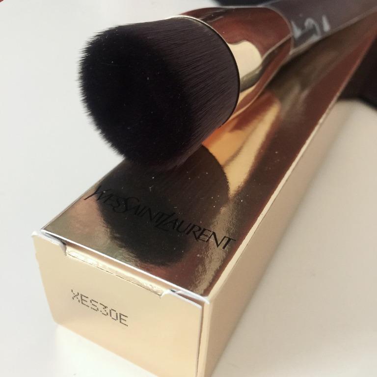 現貨★全新專櫃正貨/YSL 伸展台專業粉底刷 專業彩妝Y粉底刷N3 最新款 Y字/型粉底刷, 香水、美妝、保養, 男士美容保養在旋轉拍賣