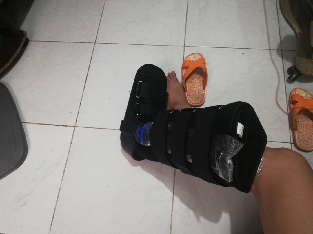 Aircast /walking boot for achilles tendon rupture, Men's Fashion ...