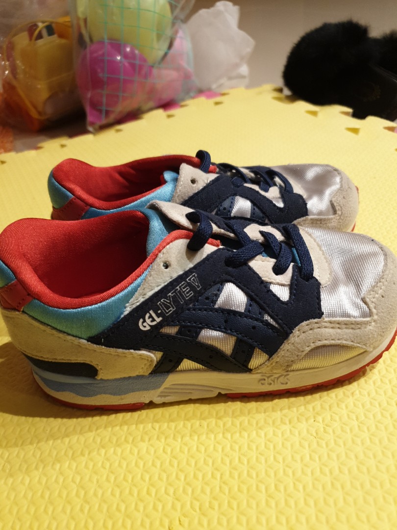 Asics, Babies & Kids, Babies & Kids Fashion on Carousell
