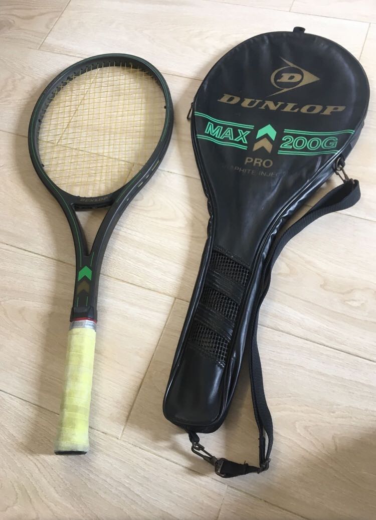 Dunlop max 200g tennis racket 網球拍, 運動產品, 運動與體育, 運動與體育 - 球拍和球類運動 - Carousell