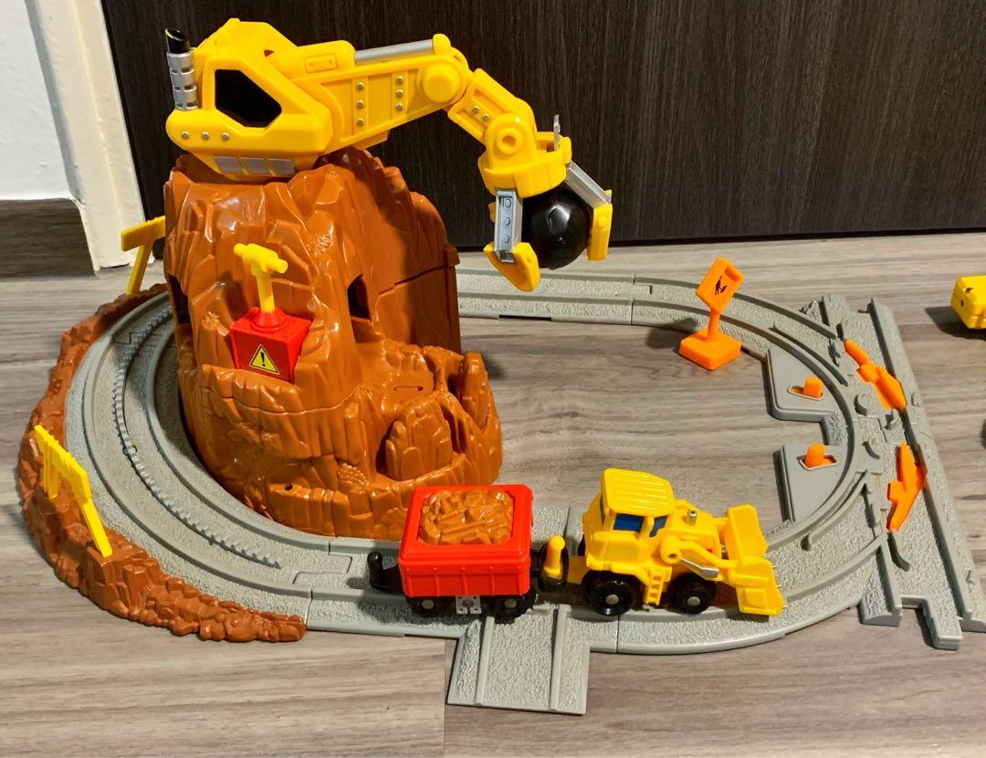 Fisher price GeoTrax™ Rail & Road System Mountain Blast Construction Co ...