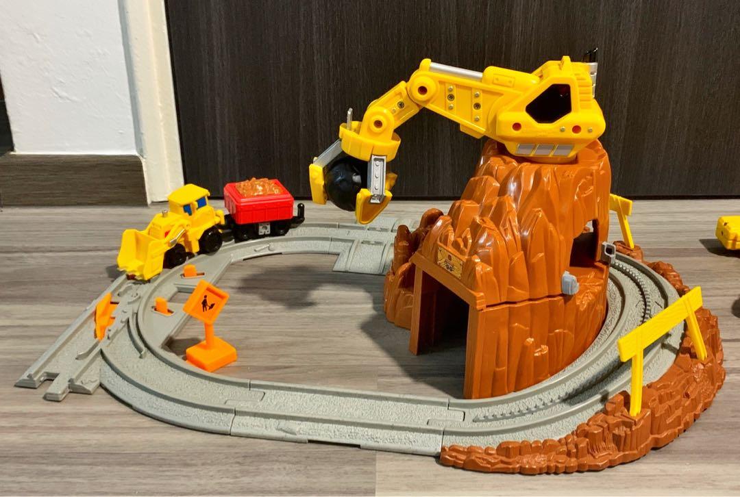 Fisher price GeoTrax™ Rail & Road System Mountain Blast Construction Co ...