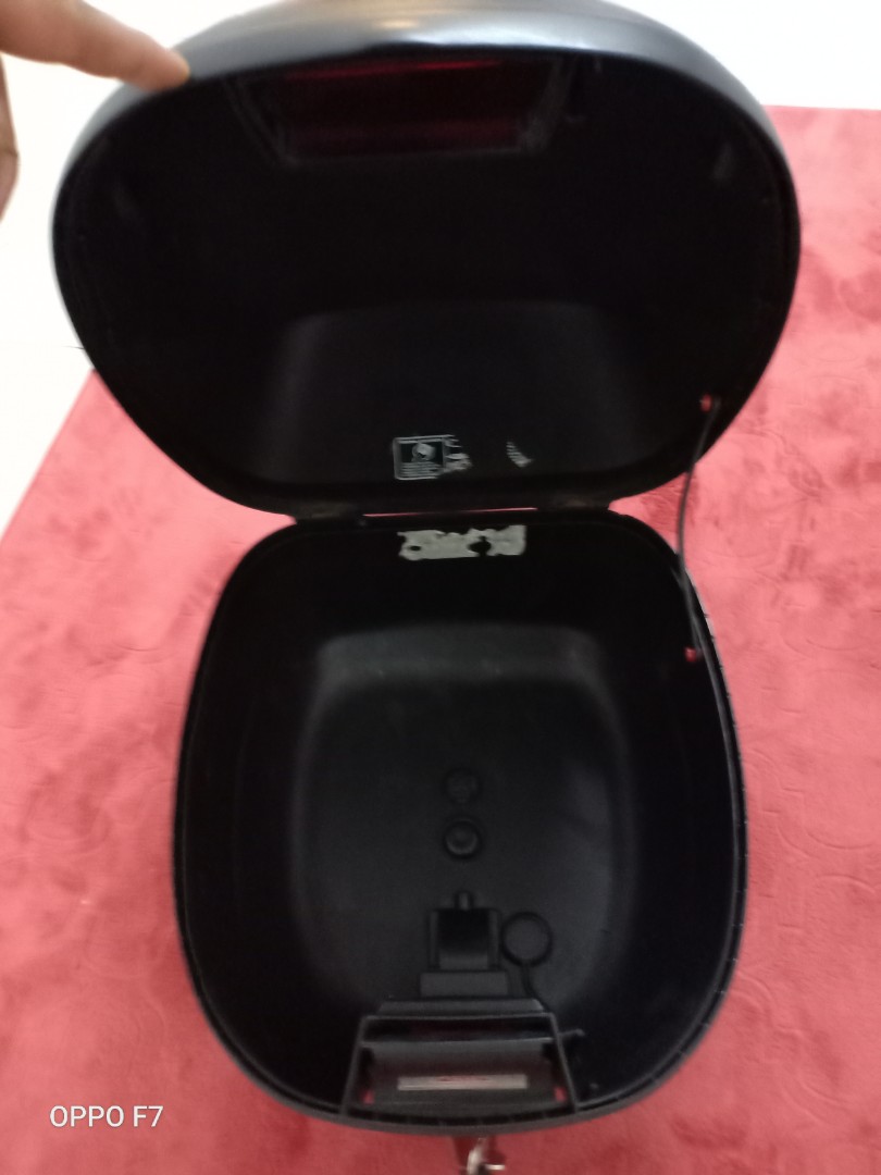Givi Box Small Size, Motorbikes on Carousell