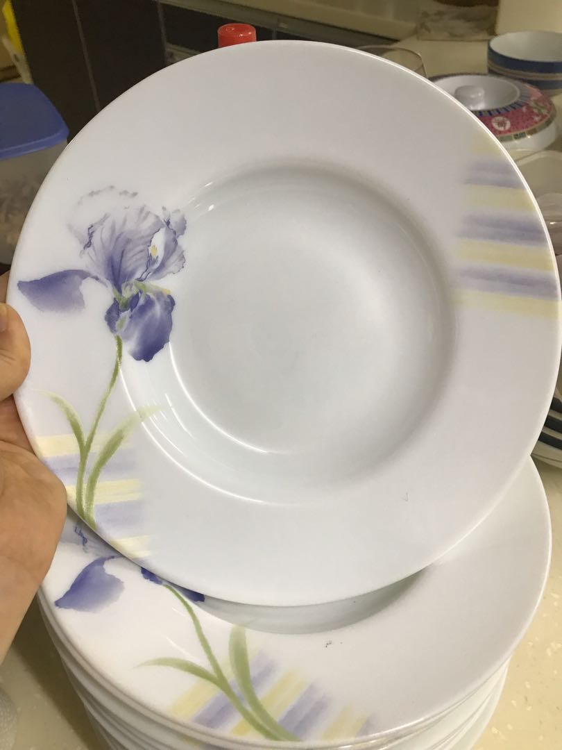 Simple flower design plate, Furniture & Home Living, Kitchenware ...