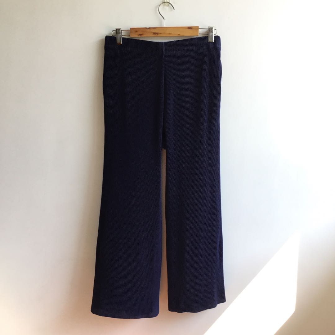 Blue Uniqlo Electric Pleats Flowy Pants, Women's Fashion, Bottoms ...