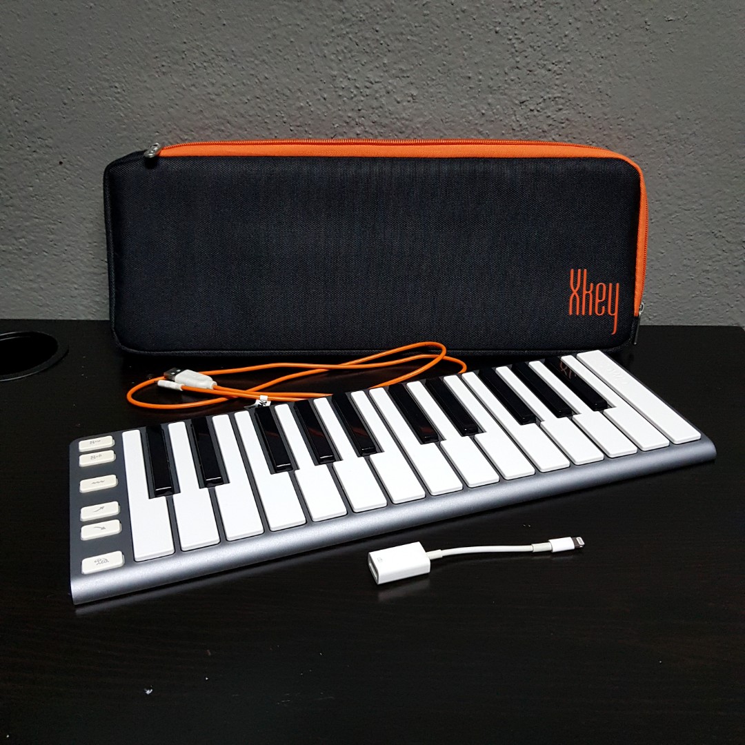 CME Xkey 25 (with bag), Hobbies & Toys, Music & Media, Musical ...