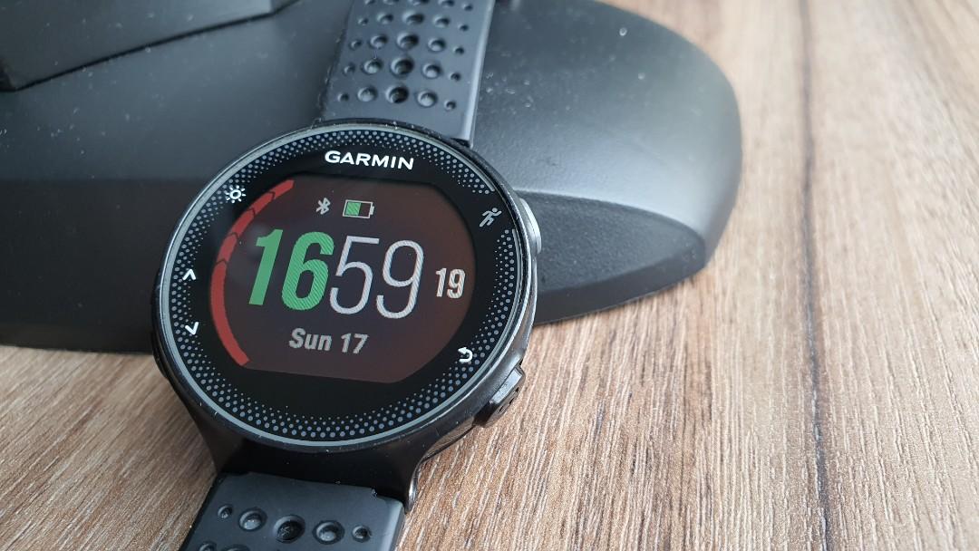 Garmin FR235 GPS running watch/fitness tracker, Mobile Phones & Gadgets ...