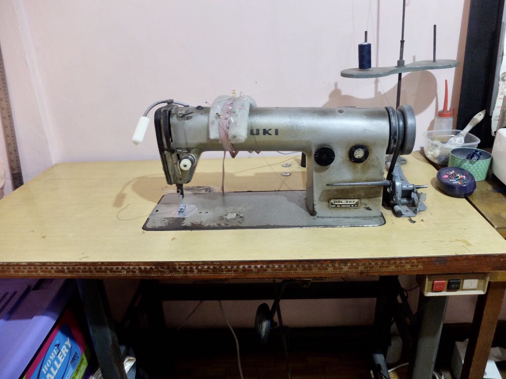 Juki single needle sewing machine DDL 227, Hobbies & Toys, Stationary & Craft, Craft Supplies ...