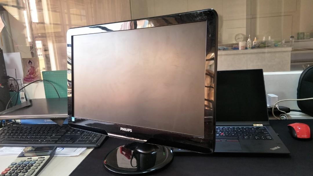 Phillips 20" LED monitor model 202EL, Computers & Tech, Parts ...