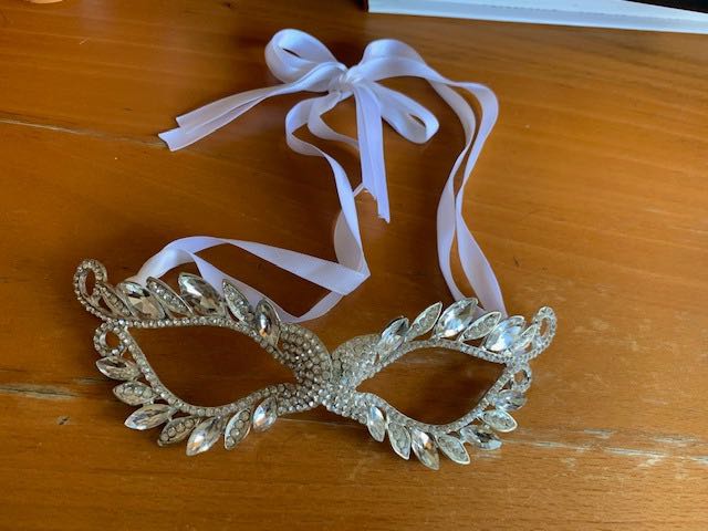Diamond Masquerade Mask, Health & Nutrition, Face Masks & Face Shields ...