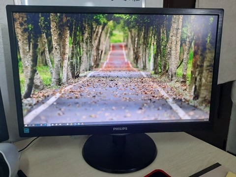 Philips 223V5L 22″ Monitor, Computers & Tech, Parts & Accessories ...