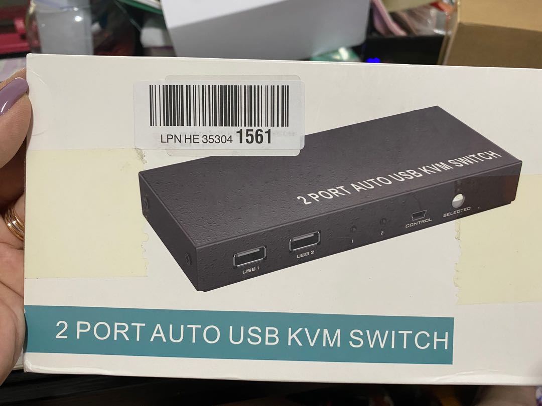 2 port auto KVM switch, Electronics, Others on Carousell