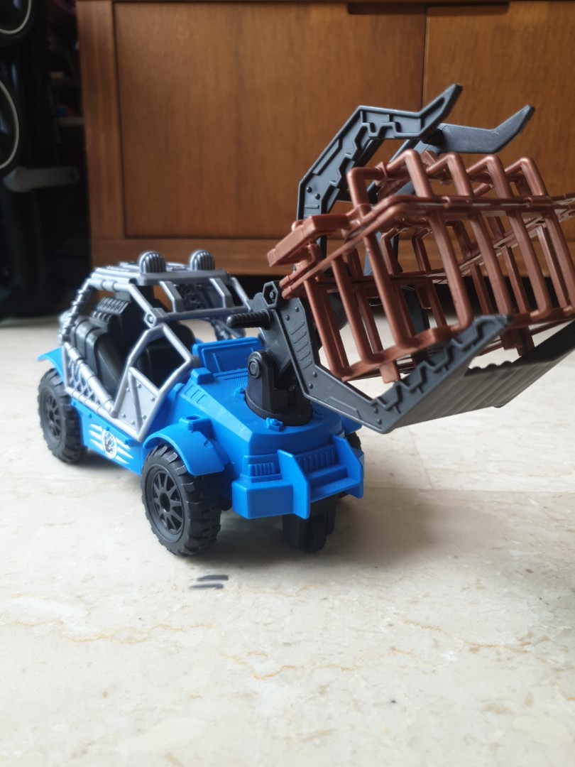 Animal Zone Ranger Truck, Babies & Kids, Toys & Walkers on Carousell