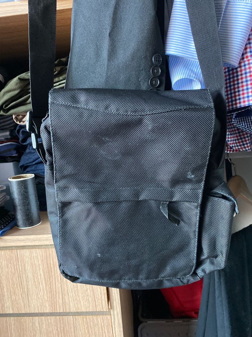 Beabi Body Bag, Men's Fashion, Bags, Sling Bags on Carousell