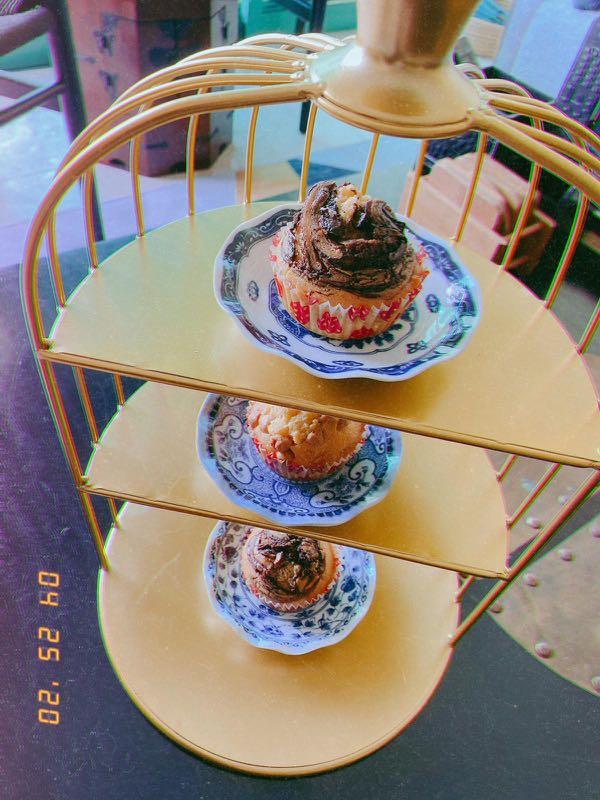 Gold 3 tier Kuey stand. cake stand . Food display , Furniture, Home ...