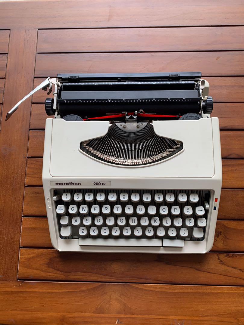 Marathon TR200 Typewriter (Made in Korea), Women's Fashion, Jewelry ...