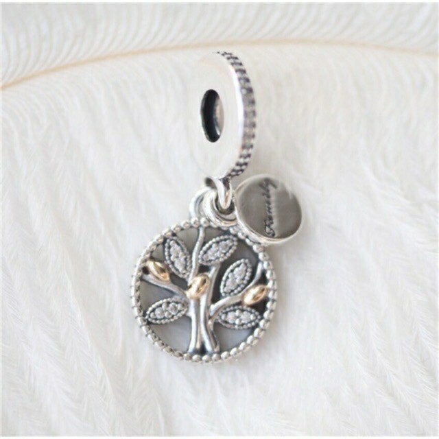PANDORA Family Tree Charm, Women's Fashion, Jewelry & Organizers ...