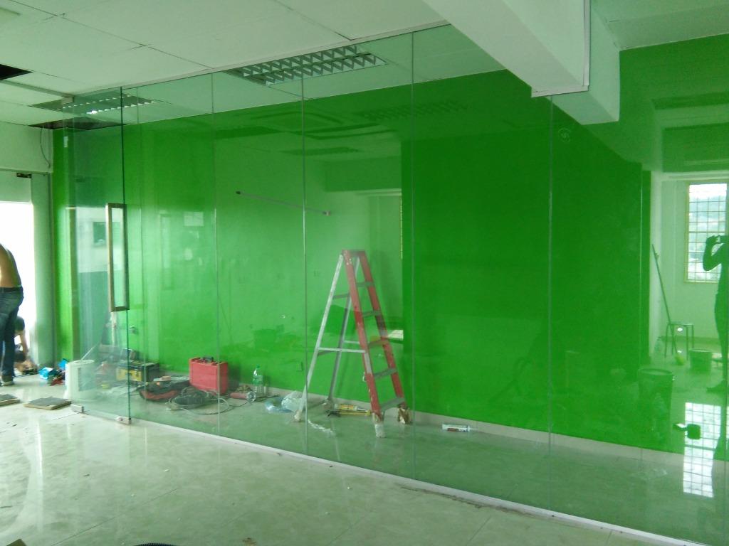 PASANG DINDING KACA l tempered glass wall, Services, Others on Carousell