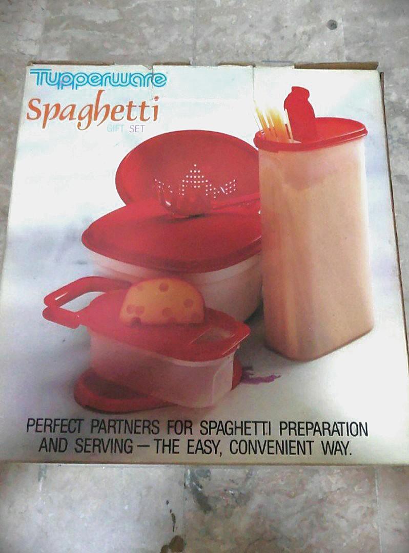 Tupperware Spaghetti Gift Set, Furniture & Home Living, Kitchenware ...
