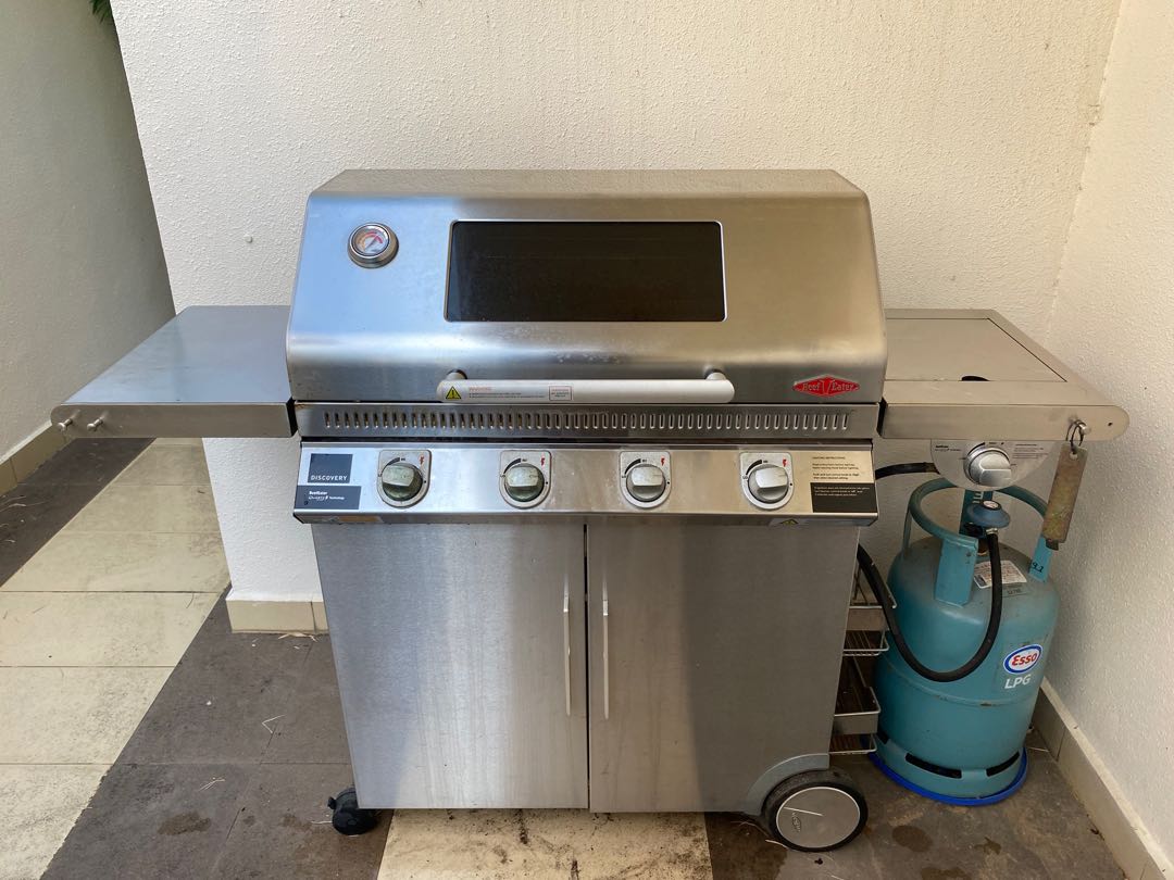 Beefeater gas BBQ- 4 burner with side burner, TV & Home Appliances ...