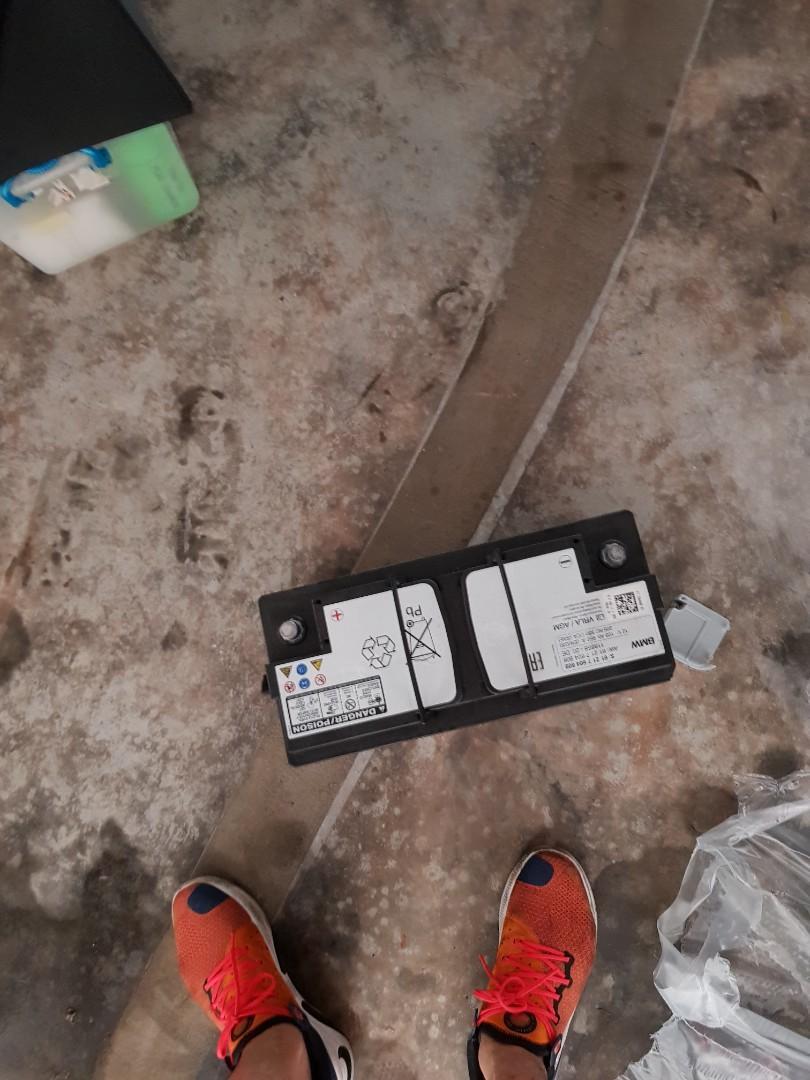 BMW F10 FL onsite battery Change to Varta AGM 95ah Battery, Car ...