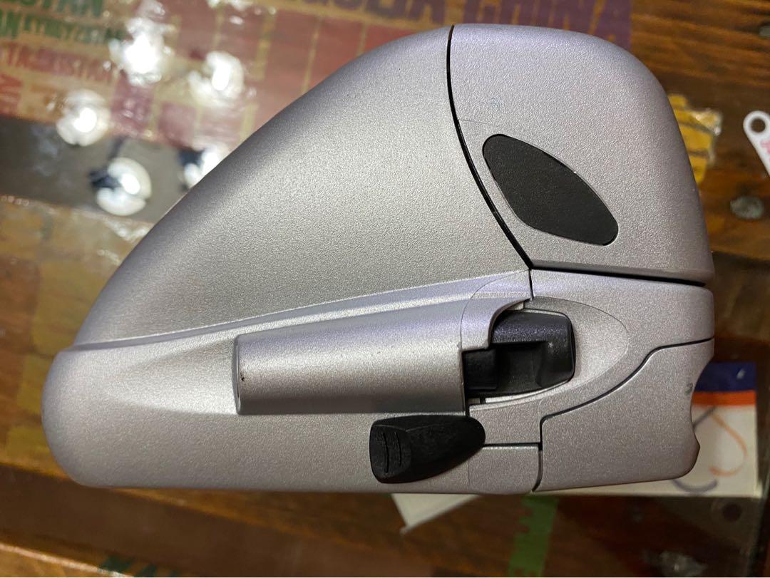 Polaroid silver express 600 / box 4, Photography, Cameras on Carousell