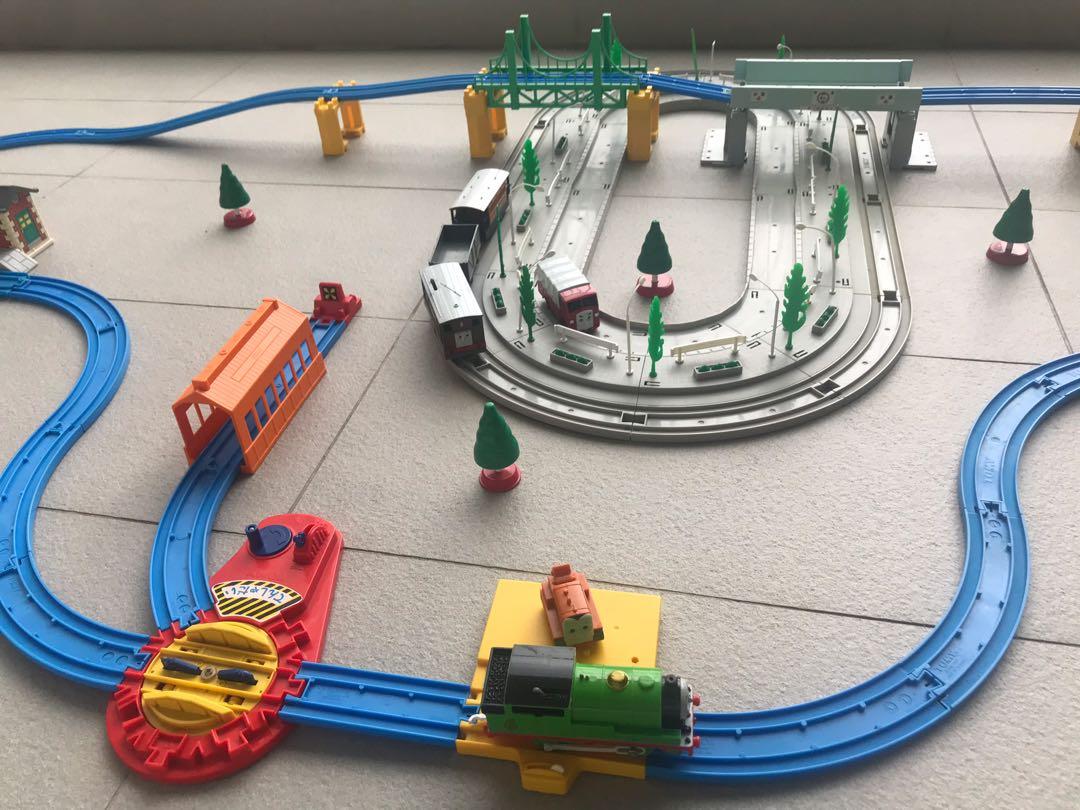 Takara Tomy Custom Thomas Track - 2 motorized Tomy trains and 1 Tomy ...