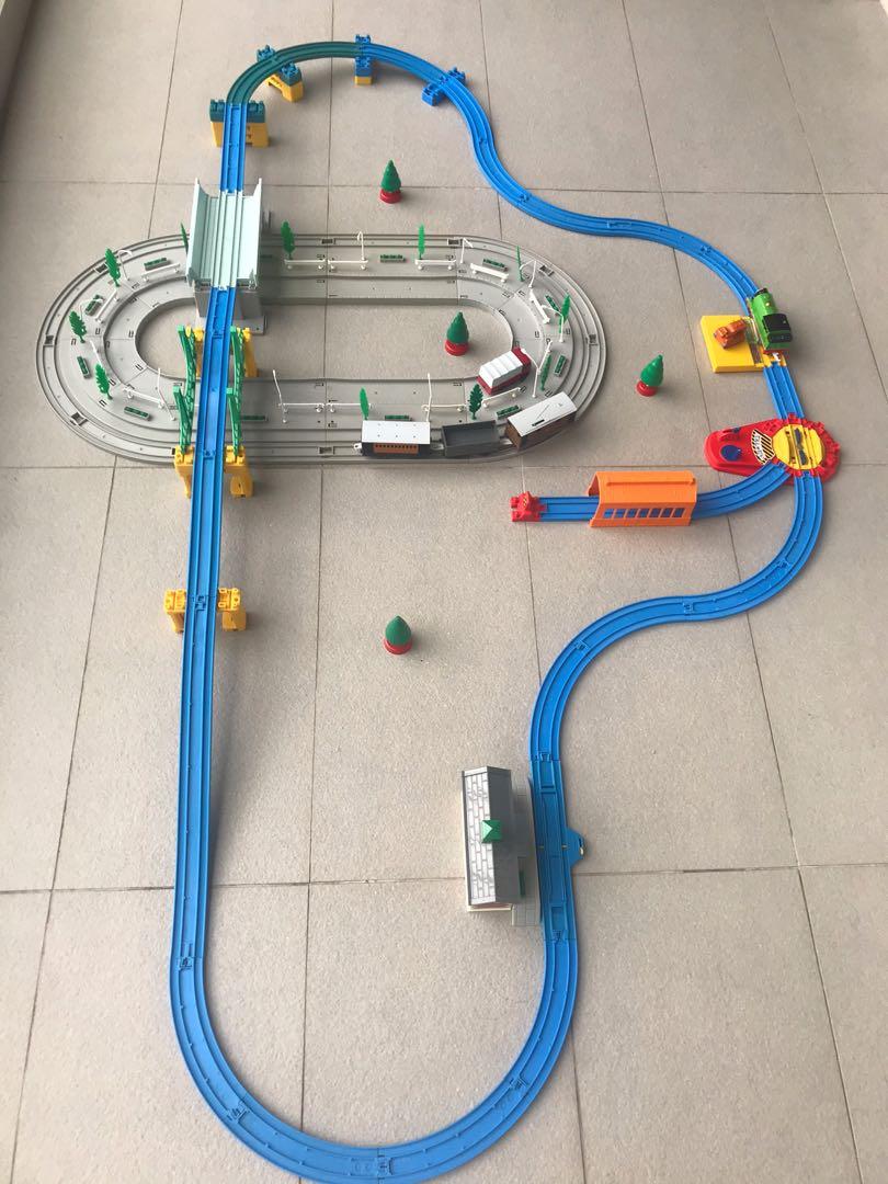 Takara Tomy Custom Thomas Track - 2 motorized Tomy trains and 1 Tomy ...