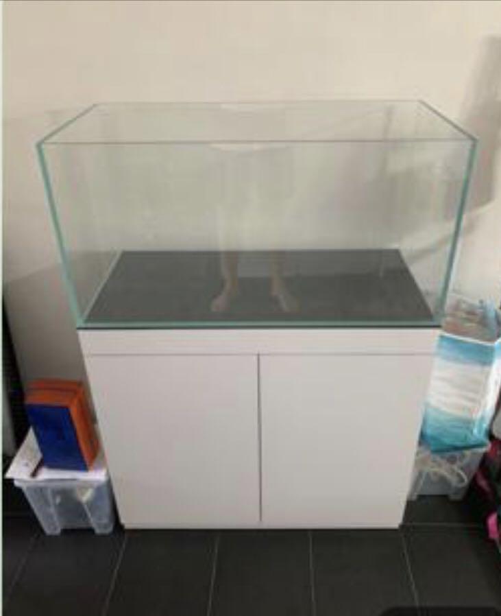 90cm set crystal tank and white cabinet, 600$!, Pet Supplies, For Fish ...