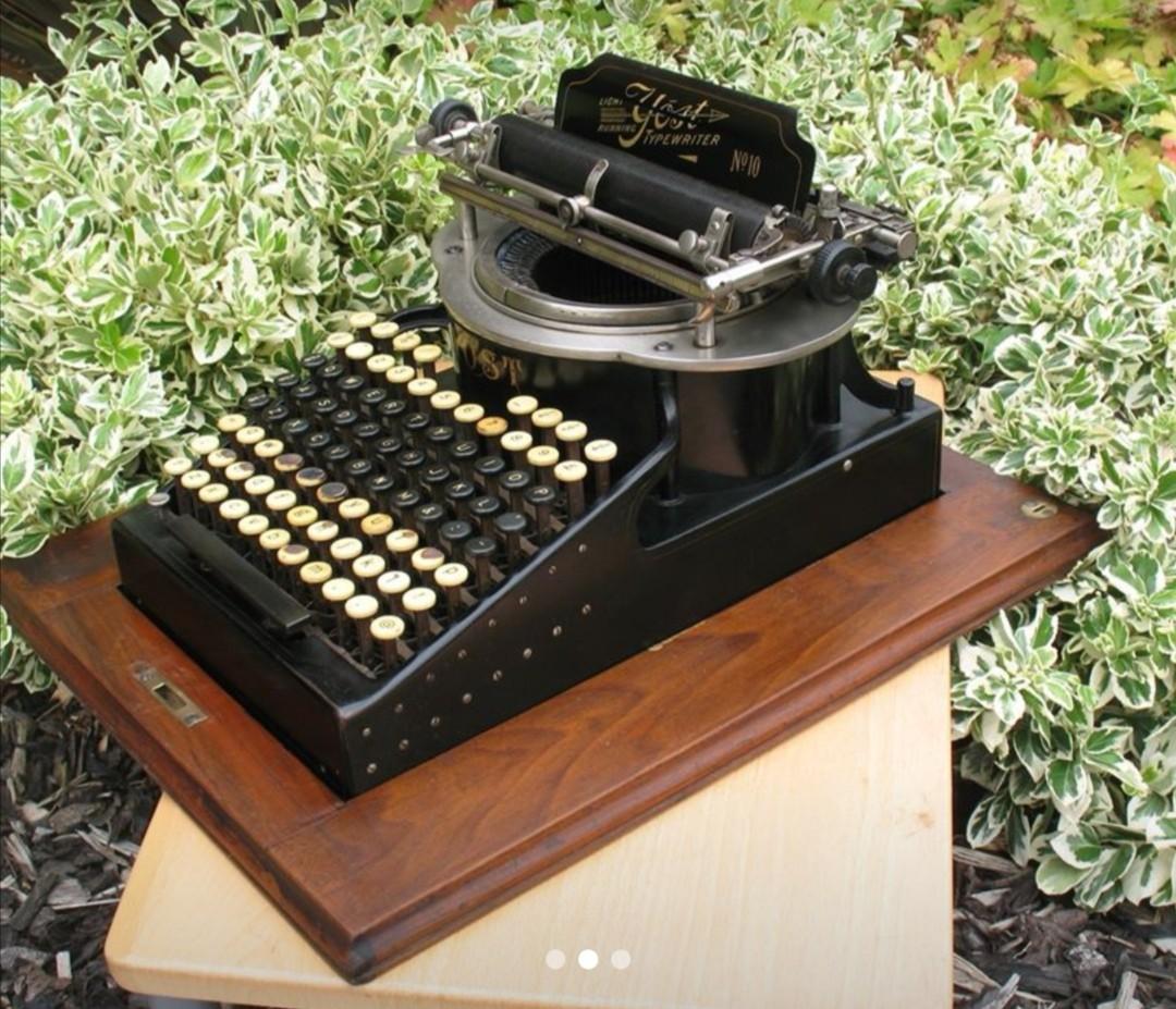 Antique Typewriter, Furniture & Home Living, Home Decor, Vases ...