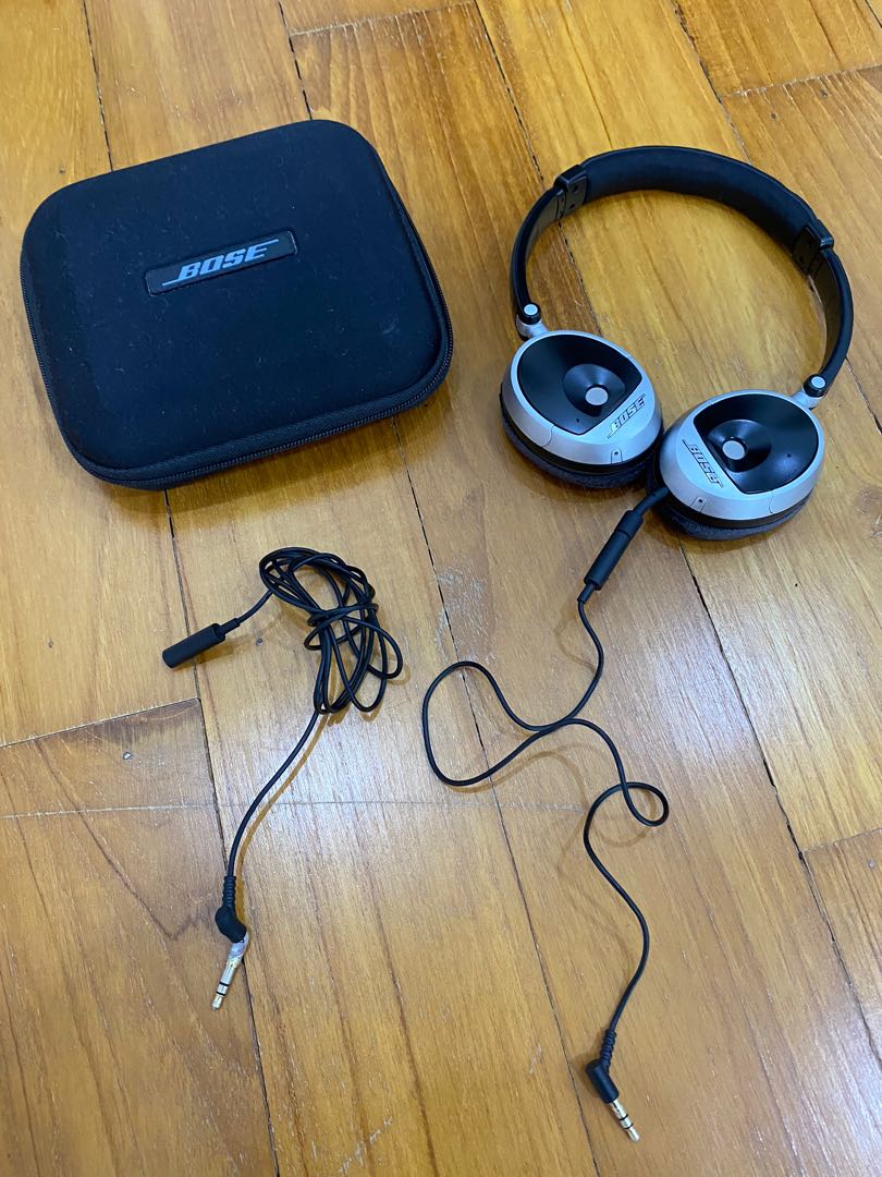 Bose wired headphones, Electronics, Audio on Carousell