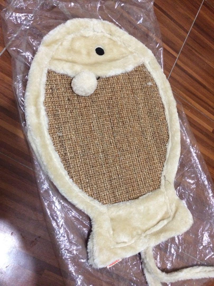 Cute Cat Scratching Pad (Fish), Pet Supplies, Homes & Other Pet ...