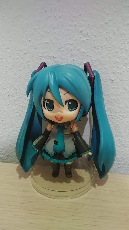 Nendoroid #33 Hatsune Miku, Hobbies & Toys, Collectibles & Memorabilia ...