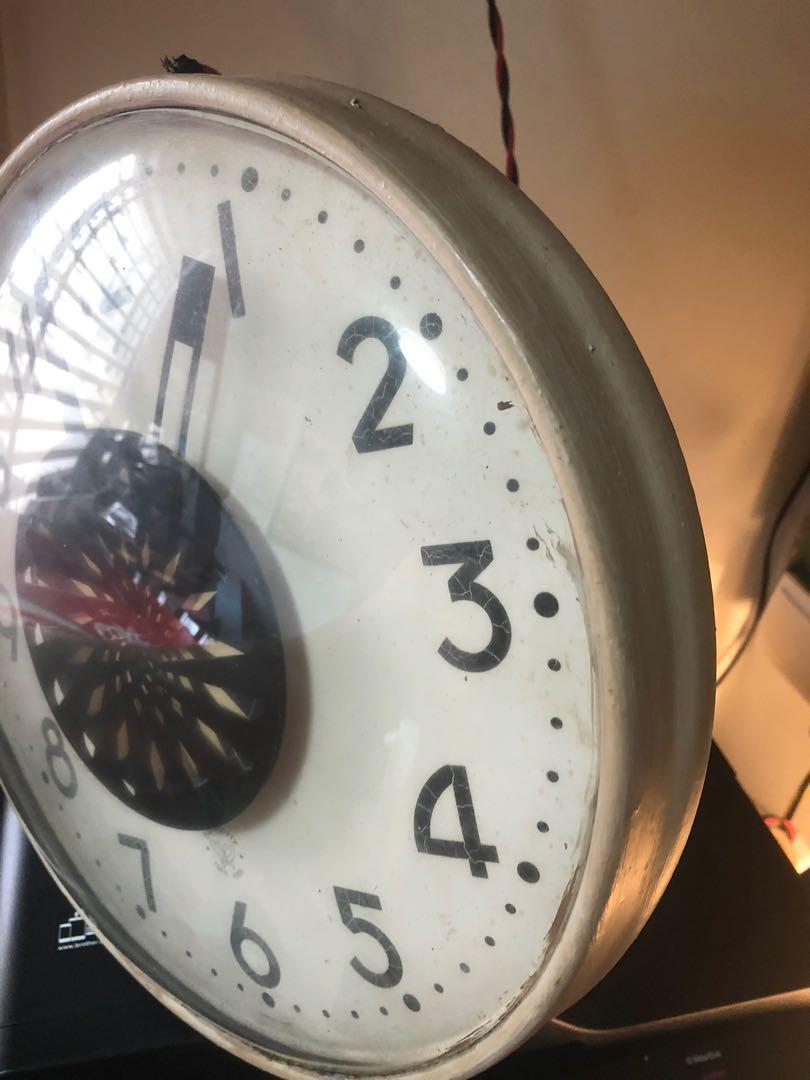 Vintage Clock 12” Butterfly , Hobbies & Toys, Memorabilia ...