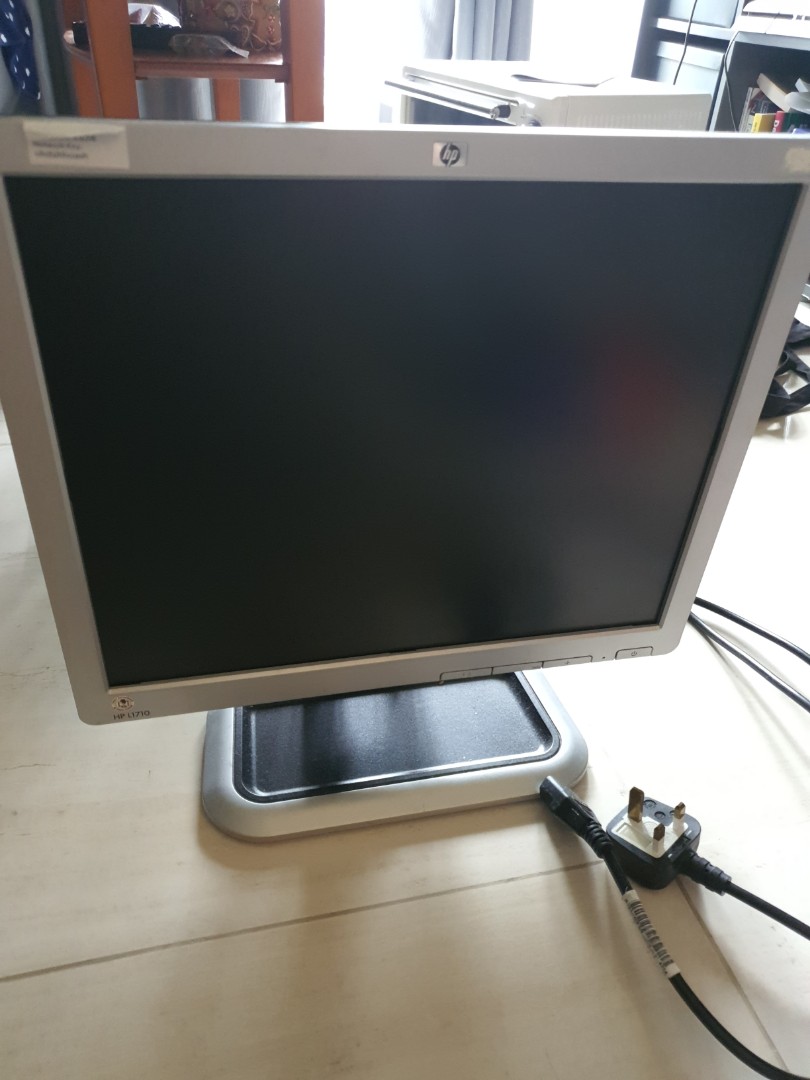 HP 17 inch computer monitor with VGA, Computers & Tech, Parts ...