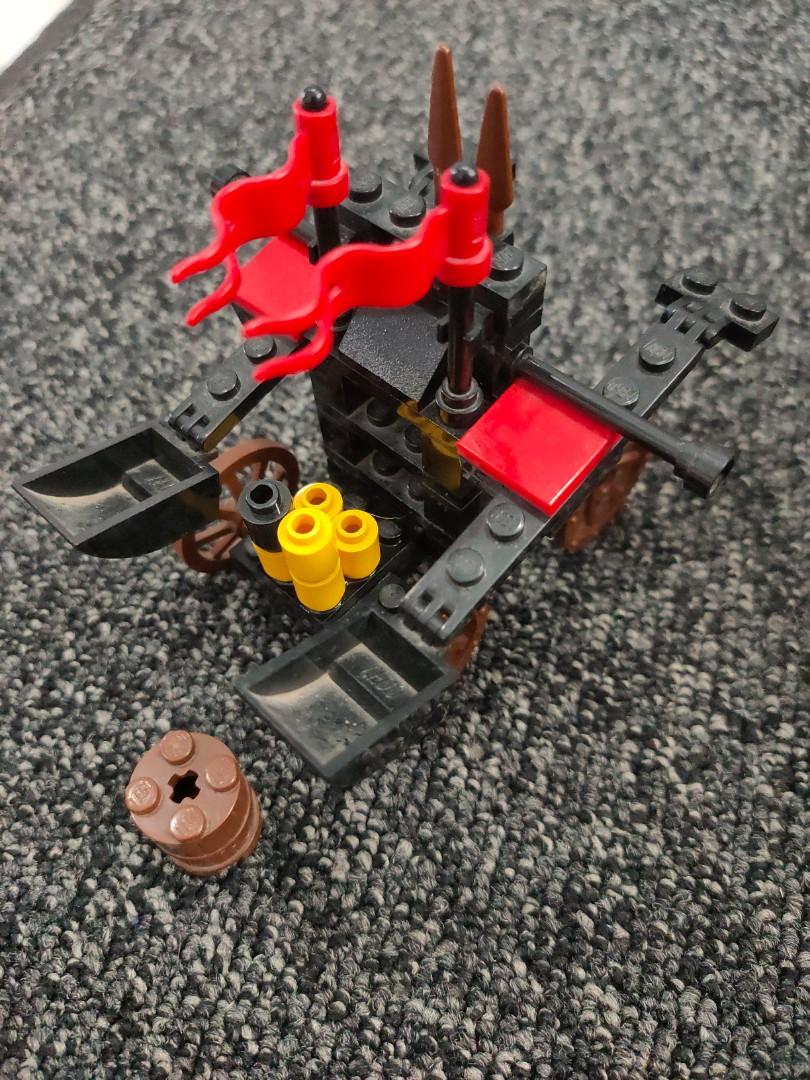 Lego 6061 Siege Tower + 6039 Twin Arm Launcher vintage castle + figures ...