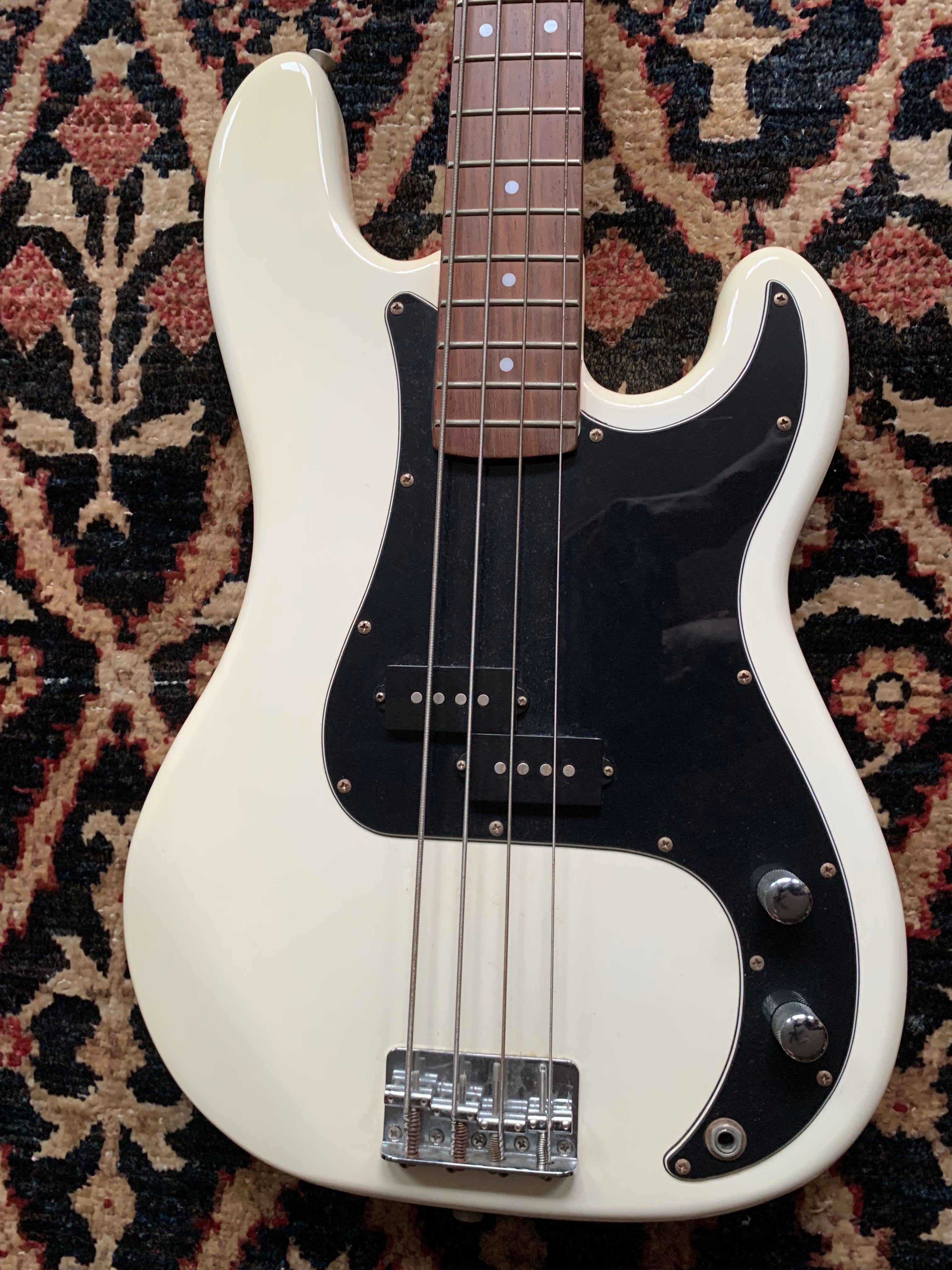 Triumph P-bass Copy, Hobbies & Toys, Music & Media, Musical Instruments ...