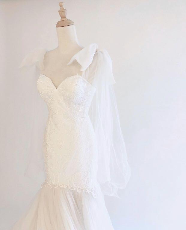 Emcee by Meichi designer bridal gown classic lace mermaid trumpet tulle ...