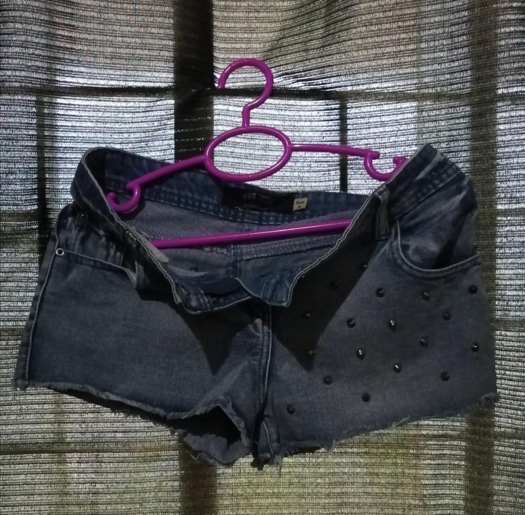 Maong short , Women's Fashion, Bottoms, Shorts on Carousell