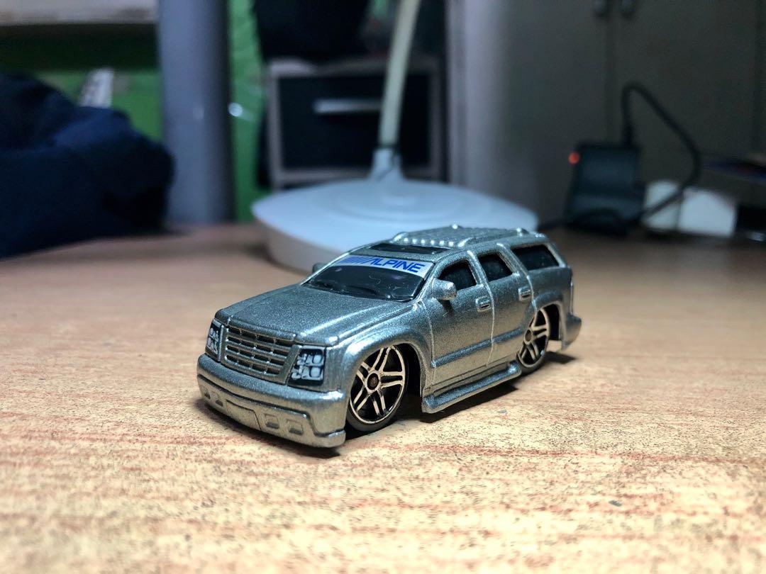 Hot Wheels Cadillac Escalade, Hobbies & Toys, Toys & Games on Carousell