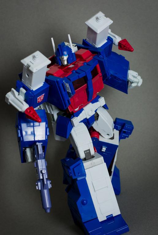 Transformers Masterpiece MP-22 Ultra Magnus with coin, Hobbies & Toys ...