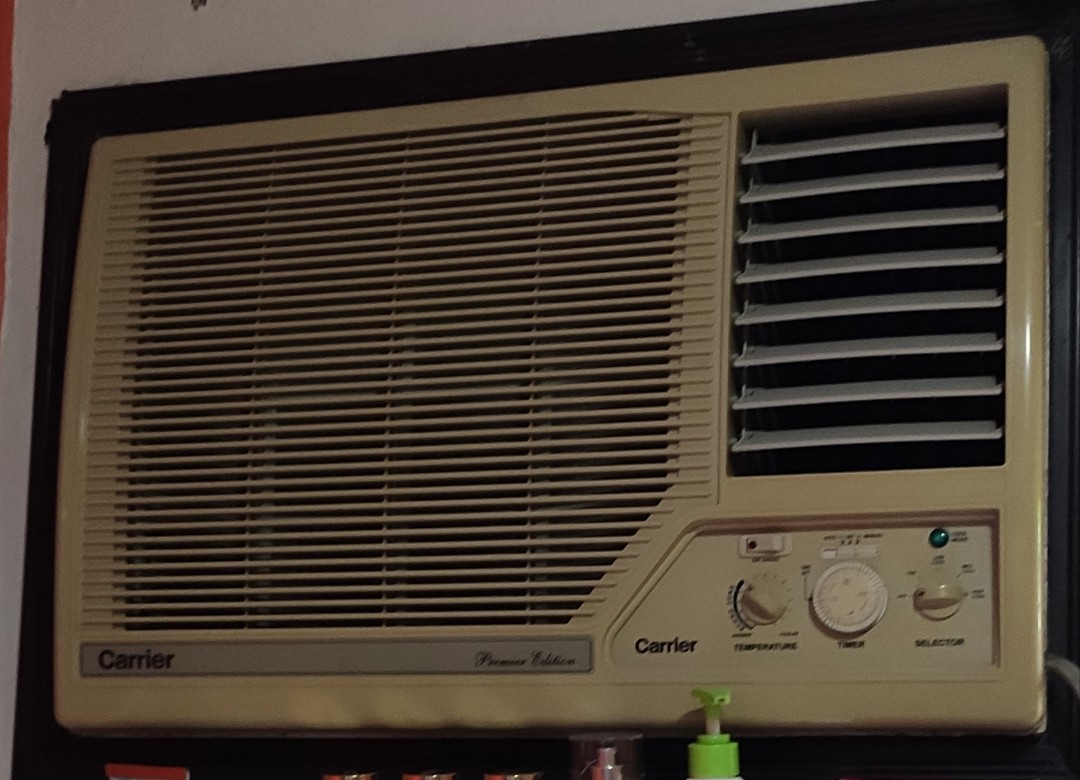 Used Carrier 1 hp window type aircon, TV & Home Appliances, Air ...