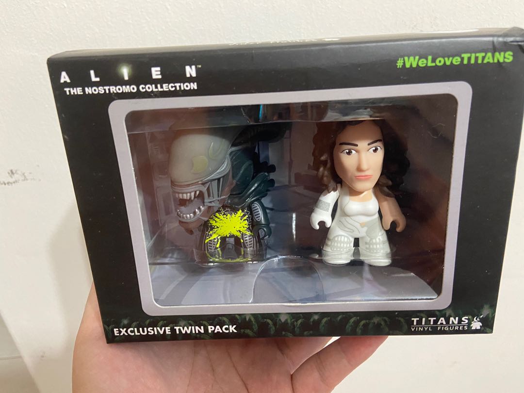 ALIENS vinyl figurine, Toys & Games, Bricks & Figurines on Carousell