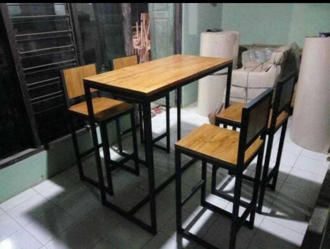 Meja cafe set table bahan multipleks, Perabotan Rumah di Carousell