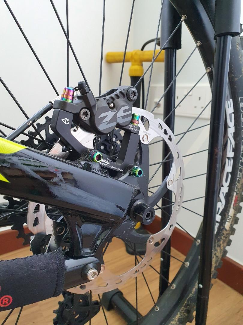 Specialized FSR Status 2 DownHill 2014, Sports Equipment, Bicycles ...