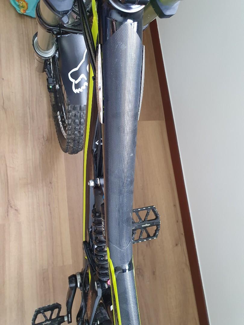 Specialized FSR Status 2 DownHill 2014, Sports Equipment, Bicycles ...