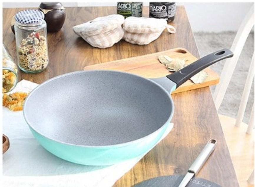 Titanium stone frying wok with handle, Furniture & Home Living ...